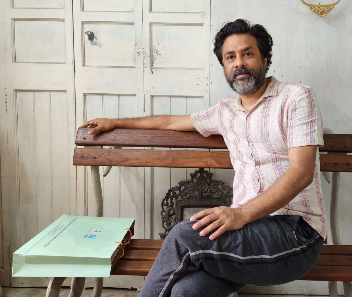 Capturing the endless drama of life on canvas - The Luxury Chronicle