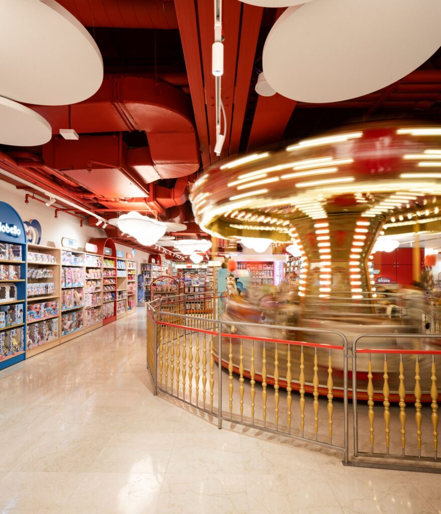 Italy / England / India - Hamleys opens Milan Flagship Store In Partnership with Giochi Preziosi ...